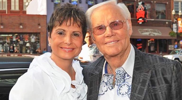 15+ Of The Sweetest Country Music Love Stories [LIST]