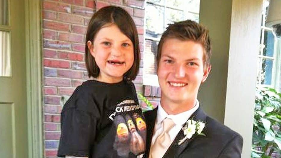 Mia Robertson | Country Rebel