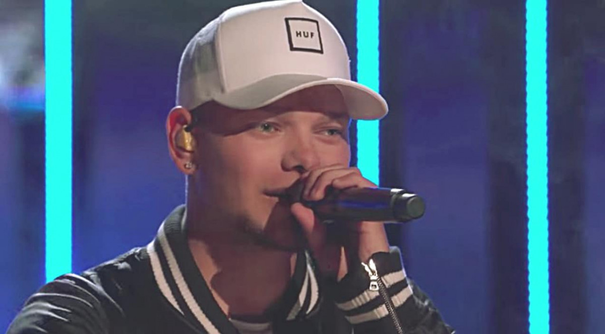 Kane Brown Appears As Guest On Season 14 Of 'The Voice' & Sings 'Heaven'