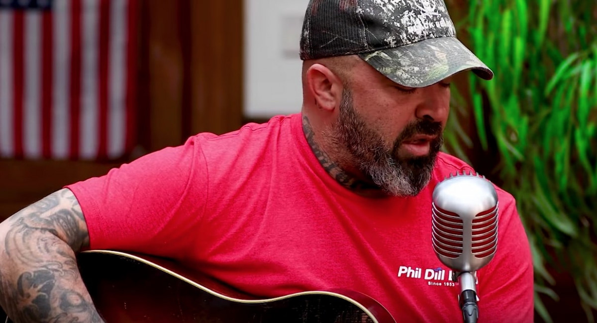 Aaron Lewis Turns Rock Ballad 'It's Been Awhile' Into Acoustic Song
