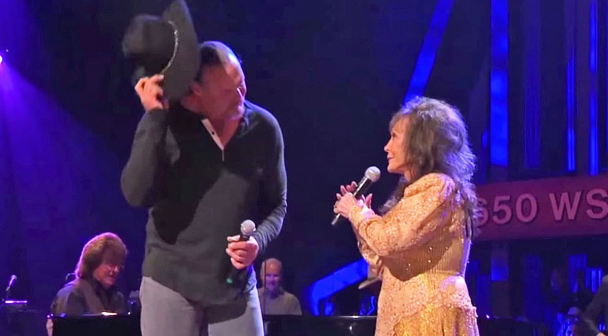 Joined By Loretta Lynn, Trace Adkins Takes Conway Twitty's Place In "Lead Me On"