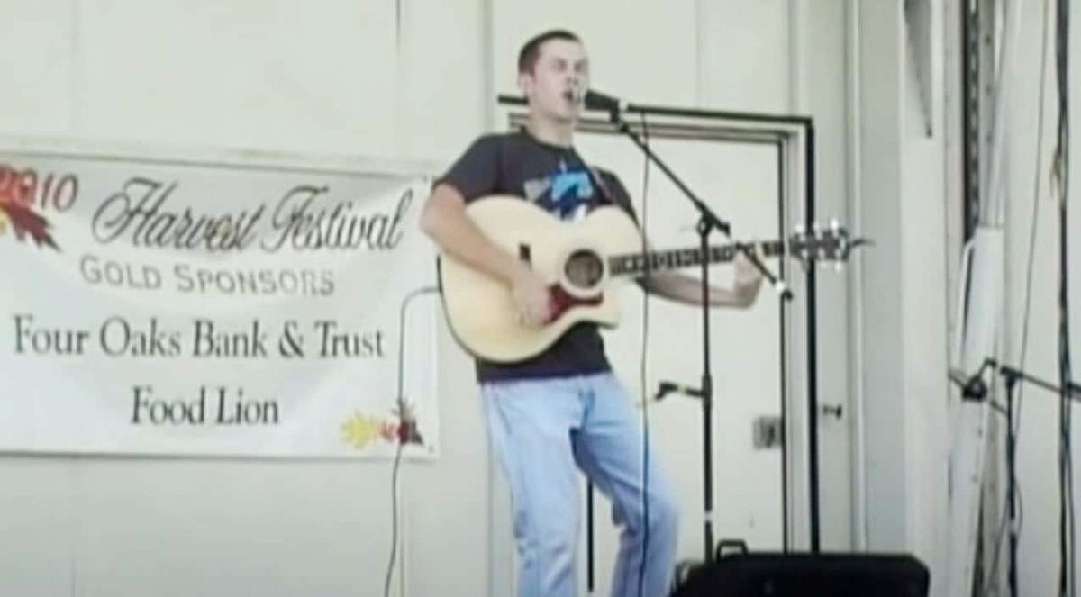 16-Year-Old Scotty McCreery Sings 'Ol' Red' At North Carolina Festival