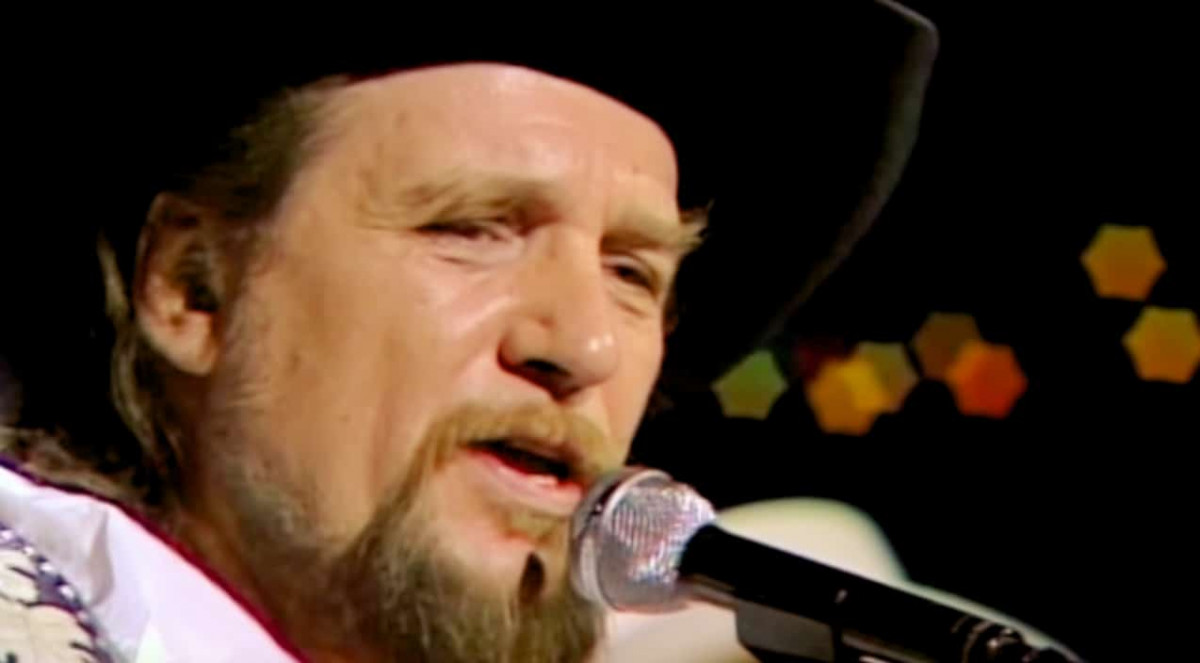 Waylon Jennings Stormed Off The Set Of The 'Late Late Show' In 1998