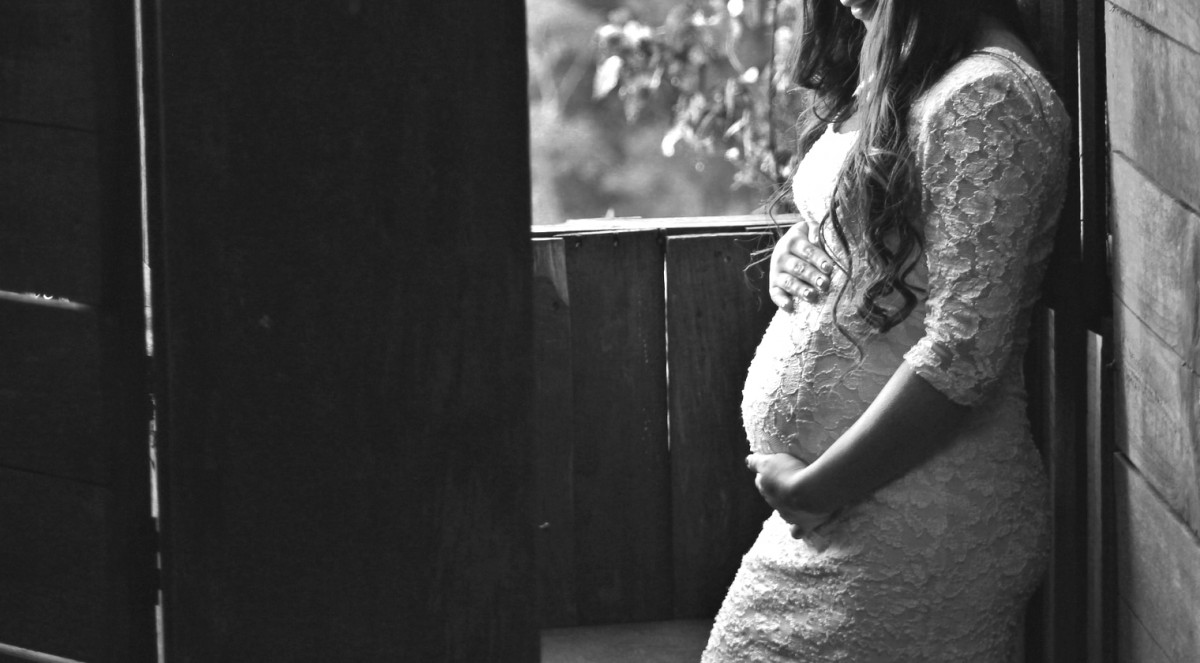 Pregnant Bride Has Stroke & Dies Right Before Walking Down The Aisle