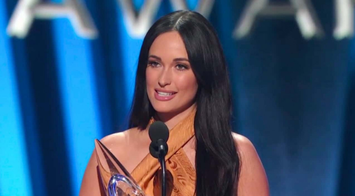 The 2019 CMA Award For Female Vocalist Of The Year Goes To…Kacey Musgraves