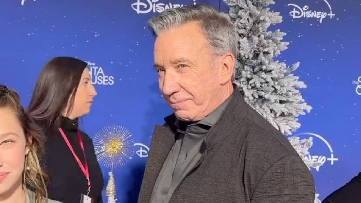 Tim Allen Walks Red Carpet With Lookalike Daughter