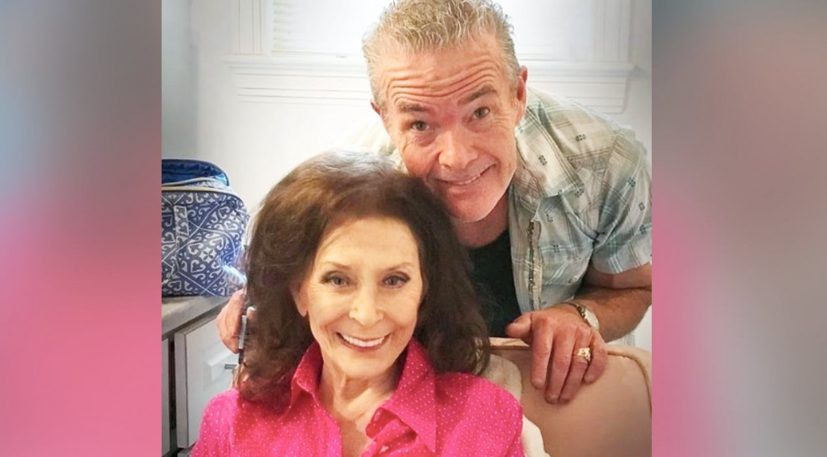 Loretta Lynn’s Dear Friend & Assistant, Tim Cobb, Has Died