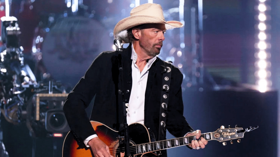 Toby Keith Releases New Video For "Don't Let The Old Man In"