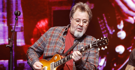 7 Country Singers Born In Oklahoma