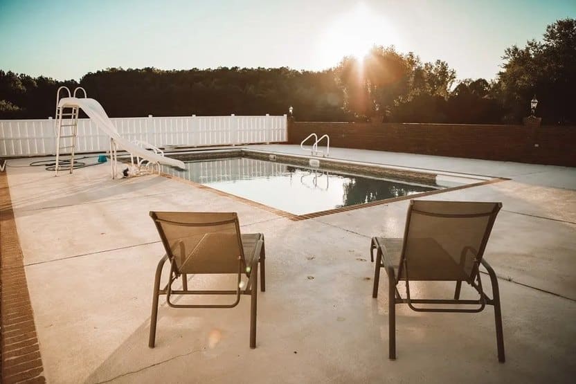 Hank Williams Jr. Puts His $2.8 Million Tennessee Estate Up For Sale
