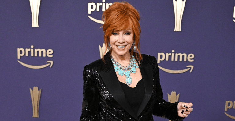 Reba Premieres Her Brand New Song At The ACM Awards
