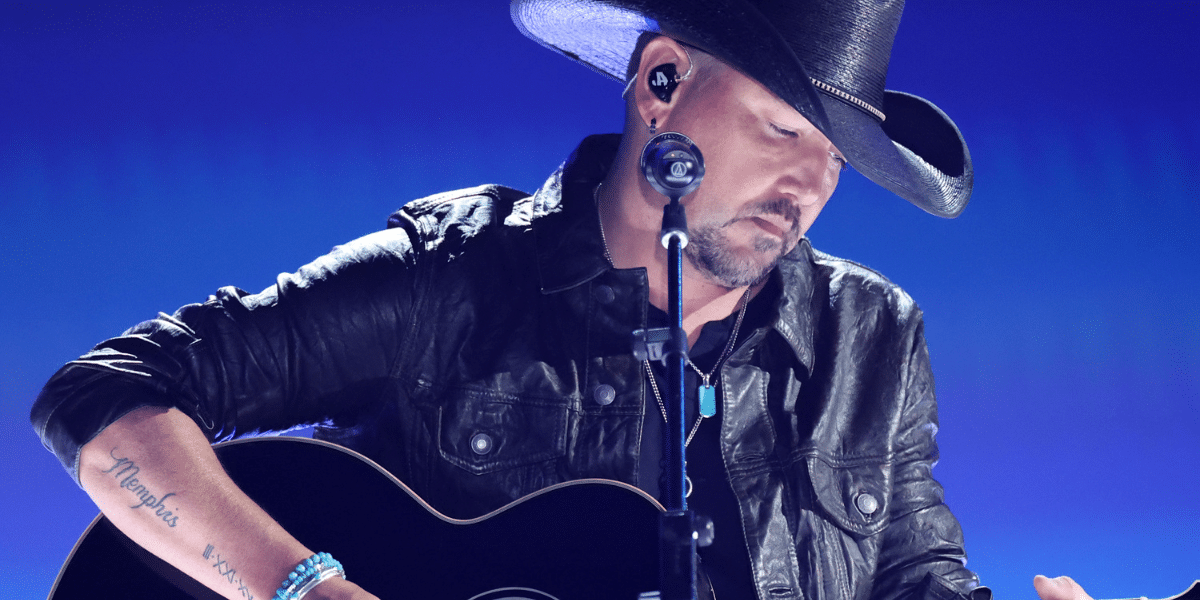 Jason Aldean Pays Tribute to Toby Keith With Emotional ACM Performance
