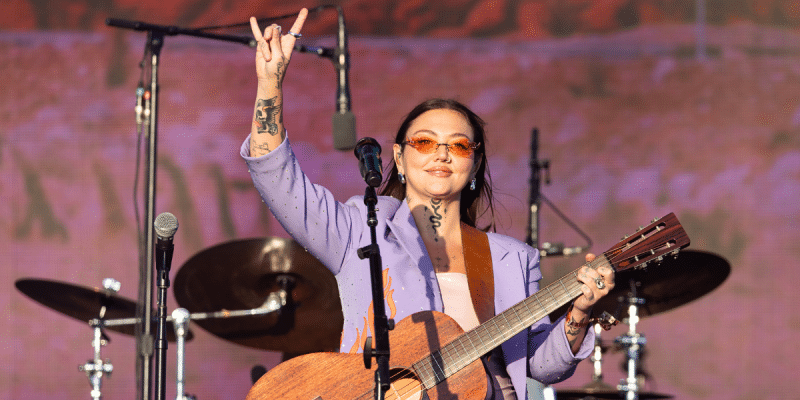 7 Country Singers Born In Oklahoma