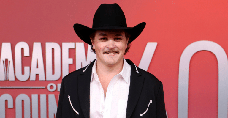 Zach Top Earns First Career #1 With "I Never Lie"
